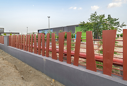 What Types of Compound Walls or Fences Are Better For Your Project ...